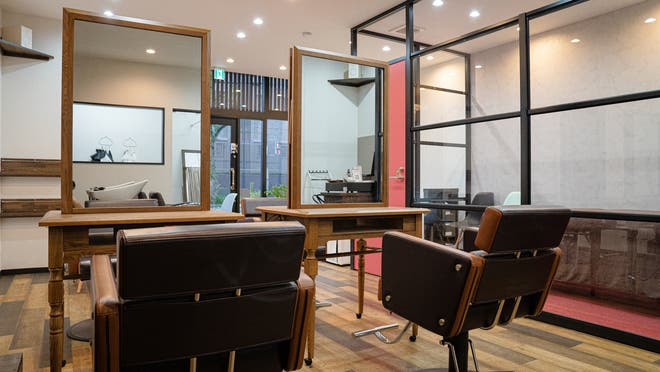 名東区シェアサロン美容室 名東区レンタル美容室 ドア側向かって左A席の写真1