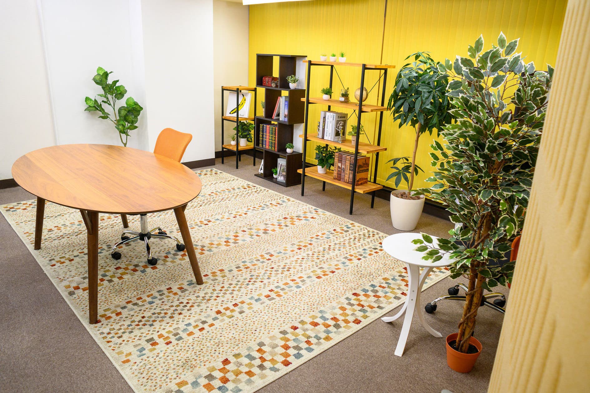 ２つの背景 × 豊富なセット、個性あふれる撮影体験。中央区築地の配信スタジオの写真6