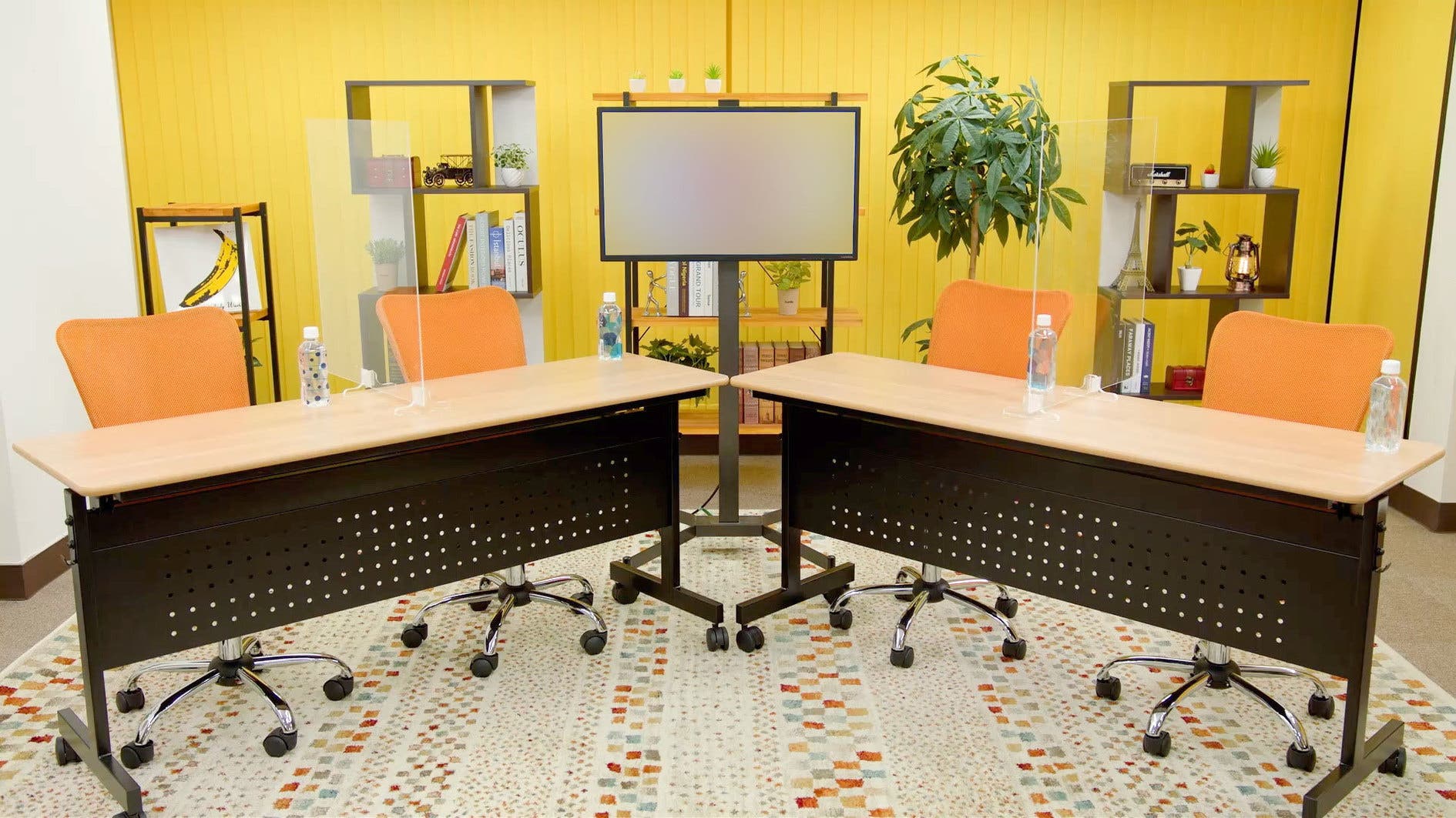 ２つの背景 × 豊富なセット、個性あふれる撮影体験。中央区築地の配信スタジオの写真5