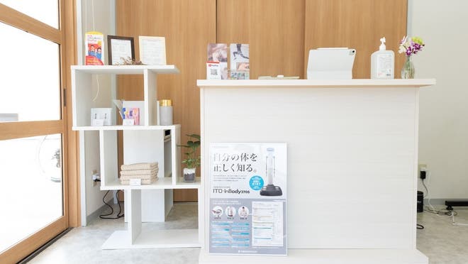 《立川駅・西国立駅徒歩8分》 白を基調とした広々トレーニングジム✨の写真6