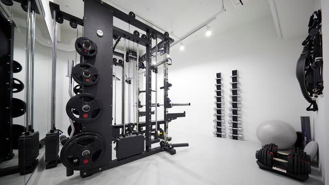 【BOX-2】渋谷駅徒歩3分:センター街 レンタルジム(完全個室/5in1マルチマシン)の写真1