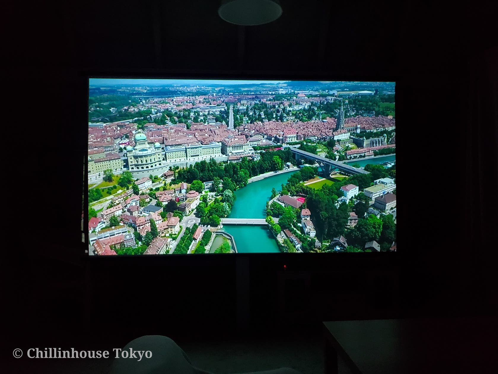 高画質、高音質最新プロジェクター＋100インチスクリーンの画像3