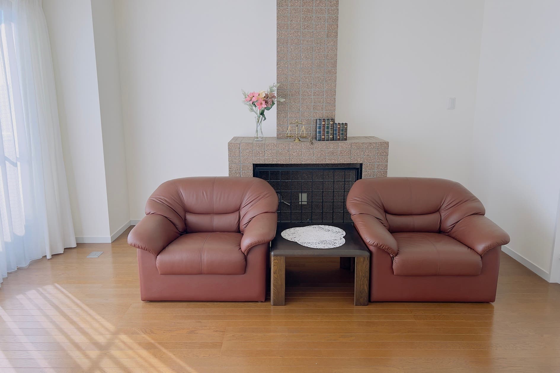 【ユニスタジオ　三ノ輪】自然光/白基調/格安撮影スタジオ/3部屋貸切/メイクルーム/無料機材/各種アイテムの写真4