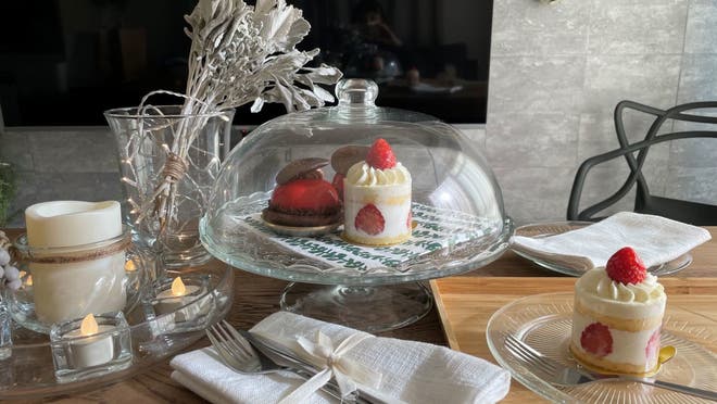 下北沢駅3分♪ 65型TV📺とBlu-ray・fireTVで動画鑑賞✨光WiFi 💖推し会女子会、ホムパ、Web会議やビジネスにの写真8