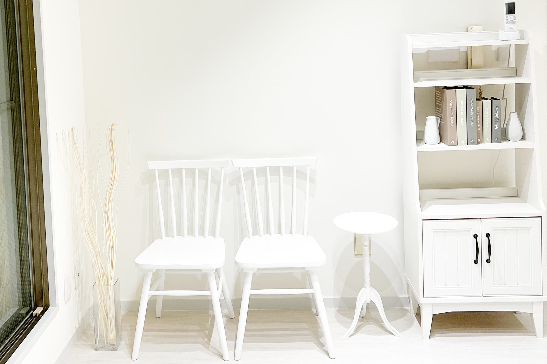 【ユニスタジオ　三ノ輪】自然光/白基調/格安撮影スタジオ/3部屋貸切/メイクルーム/無料機材/各種アイテムの写真6