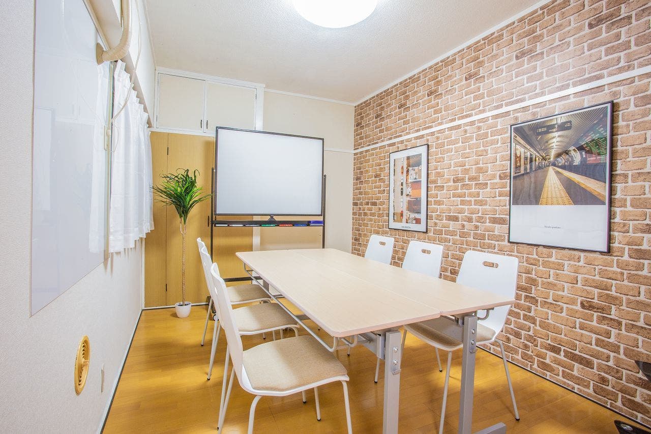 【ブックマークキャンペーン実施中！１時間ワンコイン】WiFi・モニター・ホワイトボード・スピーカー無料！ふれあい貸し会議室 栄Dの写真1