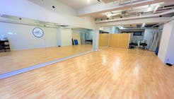 日ノ出町・桜木町!45㎡の広々スタジオ☆早朝ヨガや夜遅くのダンス練習に♪『横浜ストレッチスタジオ』の写真3