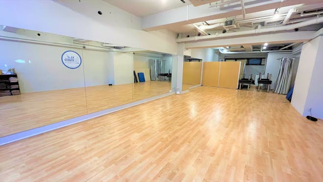 日ノ出町・桜木町!45㎡の広々スタジオ☆早朝ヨガや夜遅くのダンス練習に♪『横浜ストレッチスタジオ』の写真3