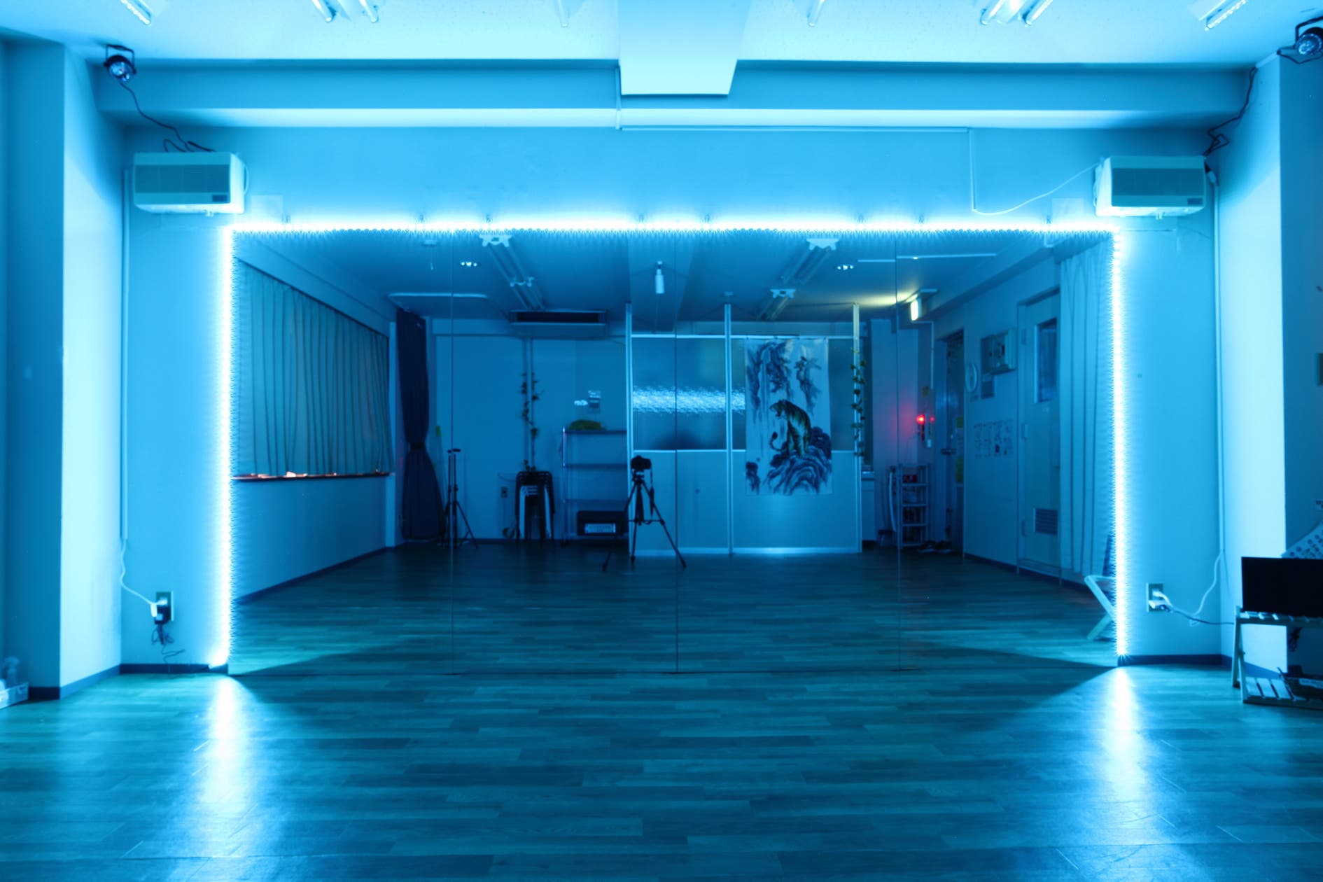 レンタルスタジオDAYS 与野店３階♪ ダンス・ヨガ・演技練習・武道などに！暗幕、充実の照明器具でダンスに没入できます☆の写真6