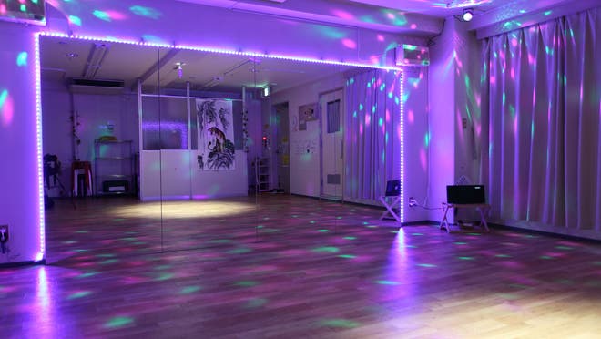 レンタルスタジオDAYS 与野店3階♪ ダンス・ヨガ・演技練習・武道などに!暗幕、充実の照明器具でダンスに没入できます☆の写真5