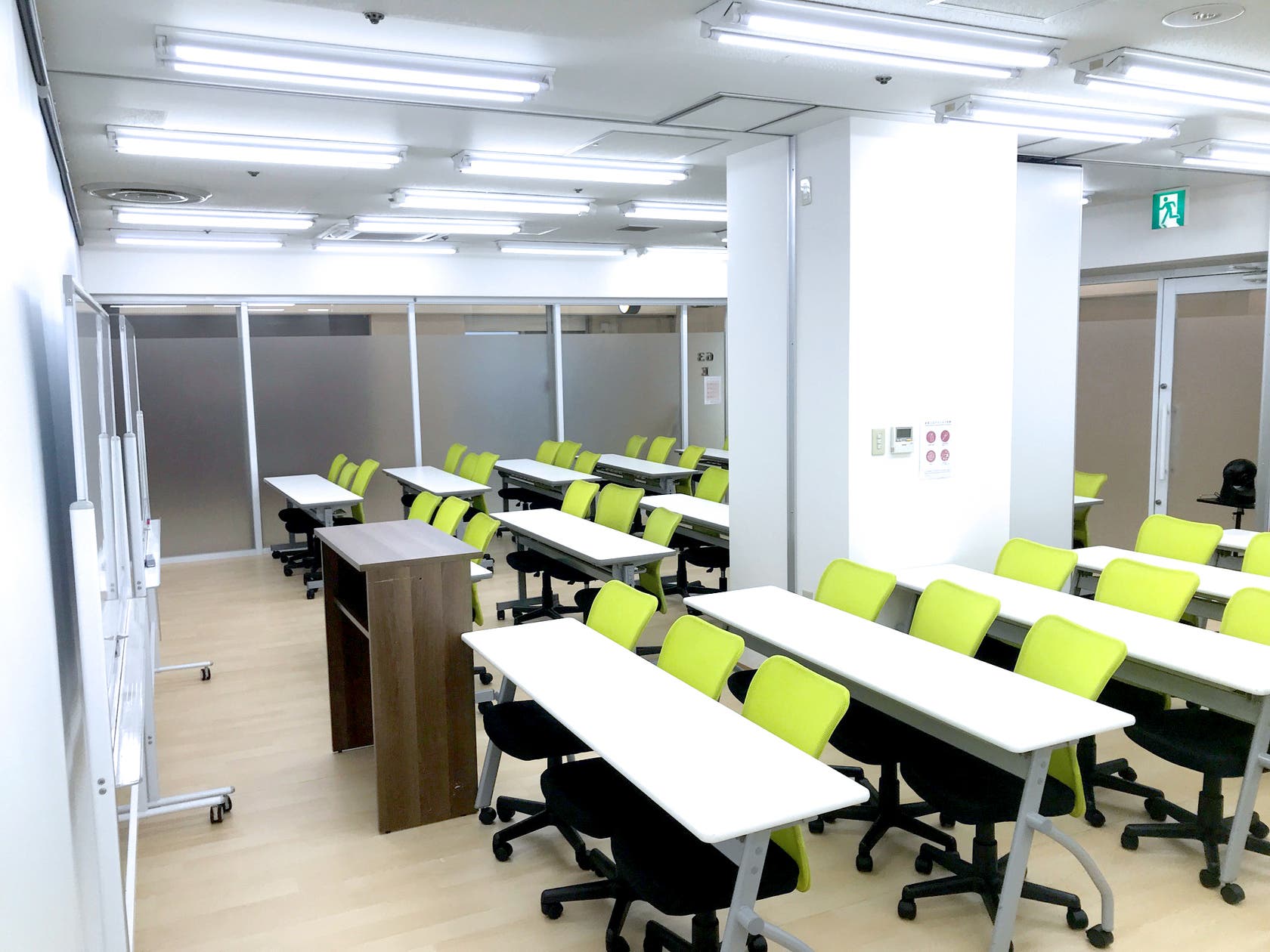 【大阪駅前徒歩４分】６３E１∔E-2　研修・セミナー、説明会にぴったりのお部屋です！　の写真3