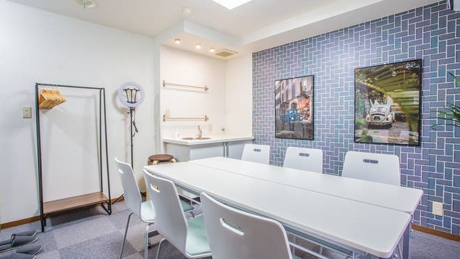 【ブックマークキャンペーン中!1時間ワンコイン】WiFi・モニター・ホワイトボード・スピーカー無料!ふれあい貸し会議室 伏見Aの写真2