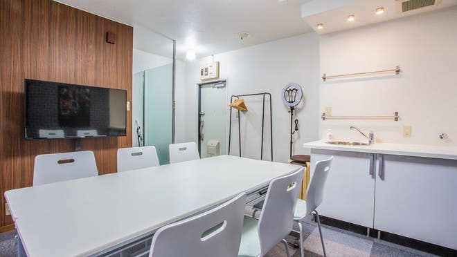 【ブックマークキャンペーン中!1時間ワンコイン】WiFi・モニター・ホワイトボード・スピーカー無料!ふれあい貸し会議室 伏見Aの写真4