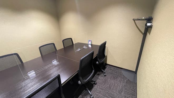 【BIZcomfort八王子】駅から徒歩5分!モニター付き6名用会議室。スタッフ滞在の写真5