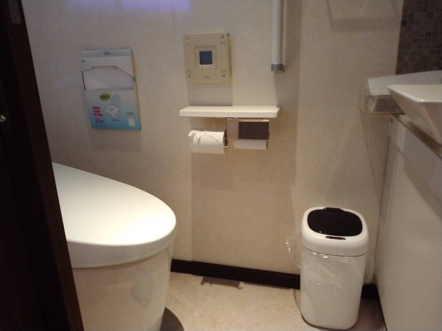 まるごと戸建て貸切✨広々キッチン✨Wi-Fi✨ウッドデッキ・庭✨24時間✨スピーカー🎵各種VOD｜YouTube_408の写真27