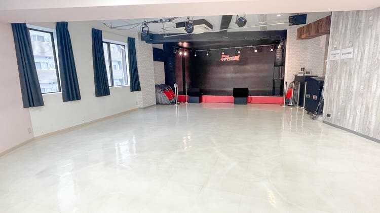 【西川口駅】徒歩3分、有名ライブハウス!の写真1