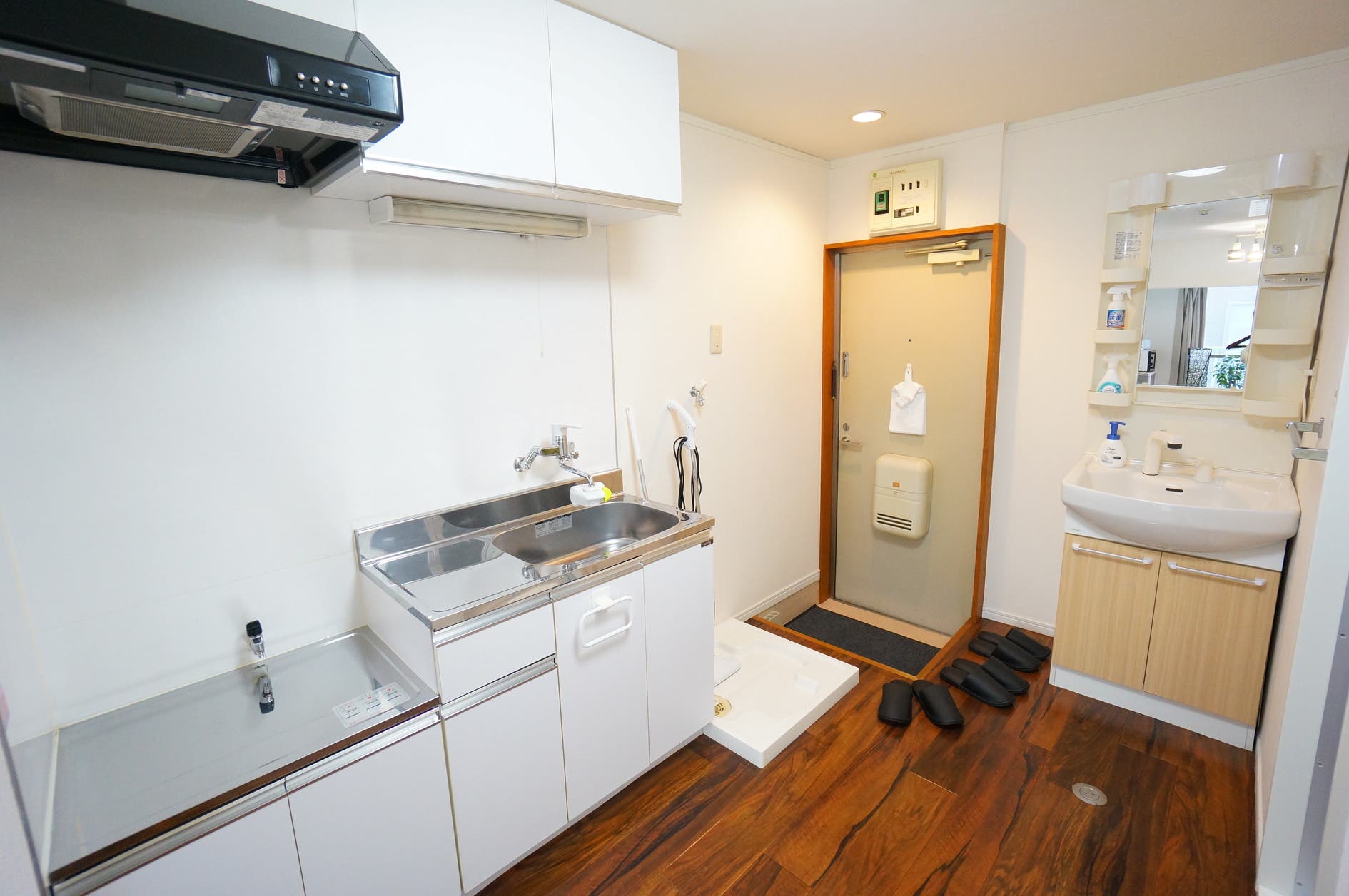 期間限定550円！＜関内ワーク＆サロンスペース402＞リクライニングチェア/モニター/Wi-Fiあり！テレワーク/ネイルの写真5