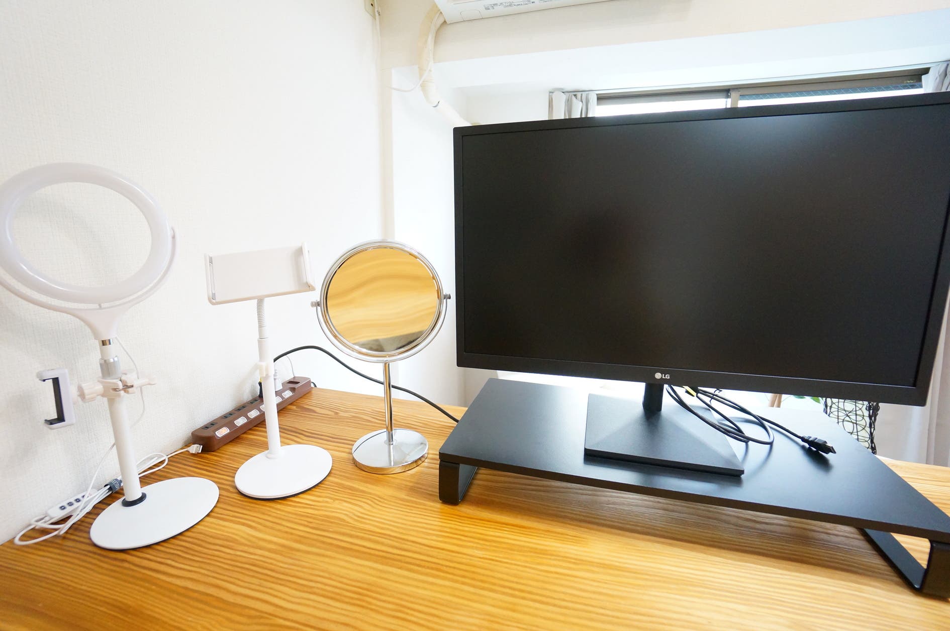 期間限定550円！＜関内ワーク＆サロンスペース402＞リクライニングチェア/モニター/Wi-Fiあり！テレワーク/ネイルの写真9