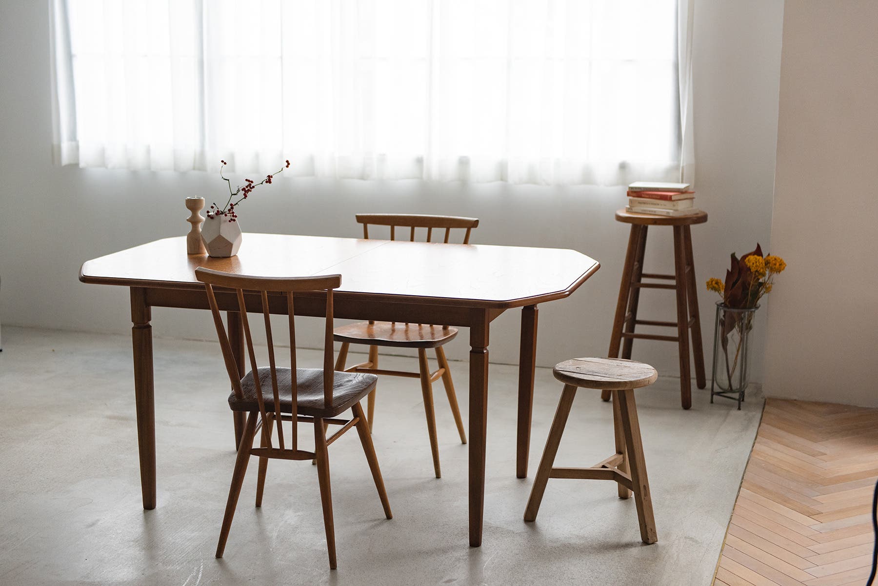 【学芸大学・祐天寺】1時間より使用可能な自然光豊かなハウススタジオ。厳選された家具も多数の写真4