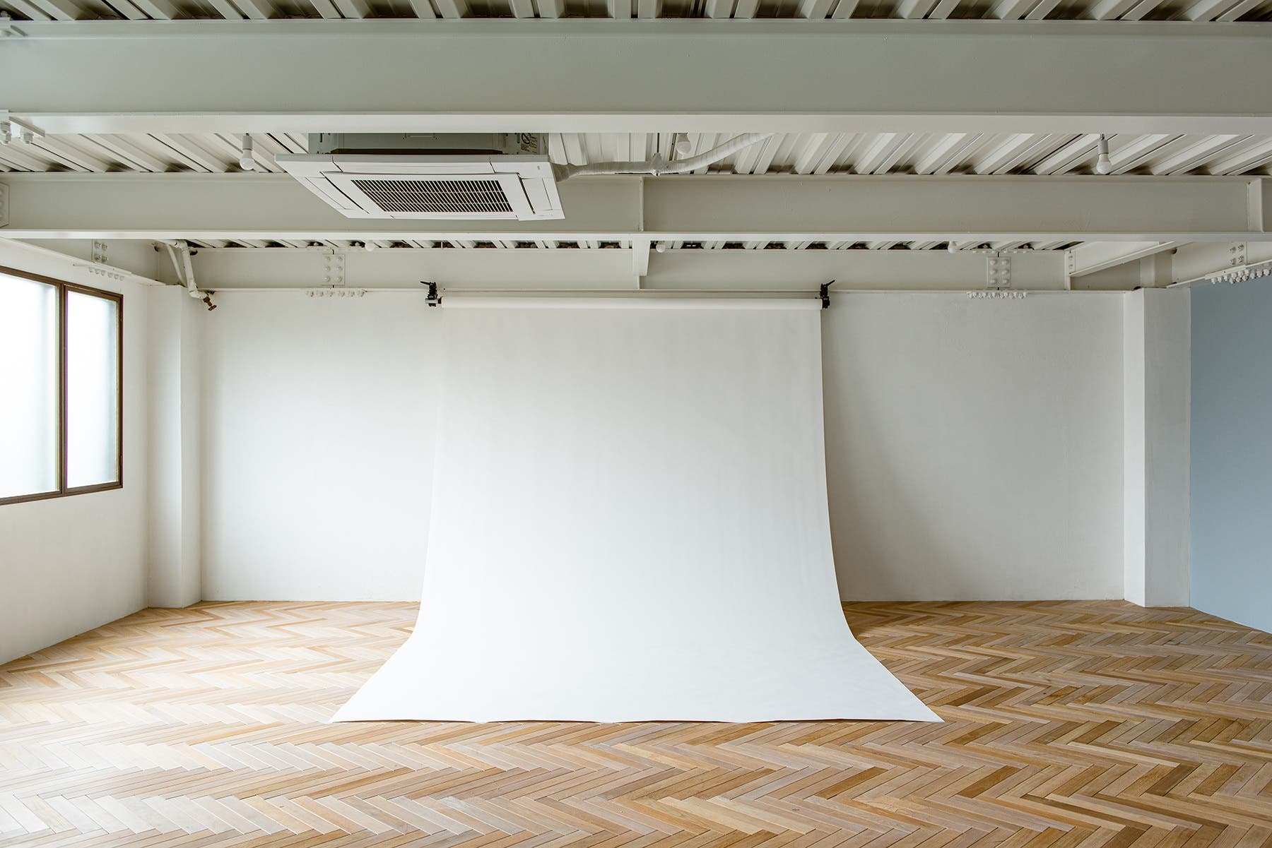 【学芸大学・祐天寺】1時間より使用可能な自然光豊かなハウススタジオ。厳選された家具も多数の写真10