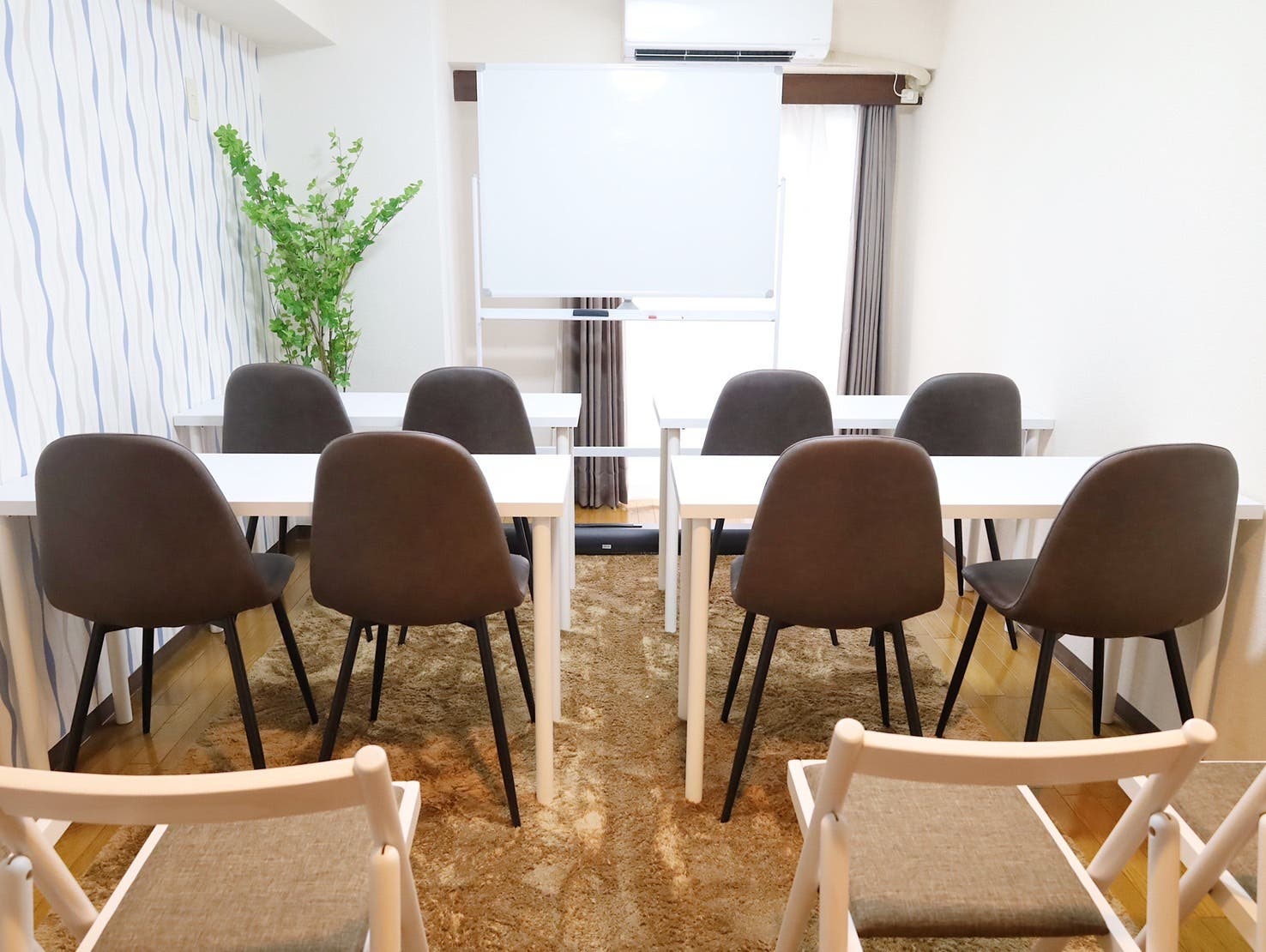 【FRIENDS新宿】新宿駅徒歩１分！会議、撮影、ボードゲーム、などで利用可能！WIFI、プロジェクター等無料！光回線の写真8