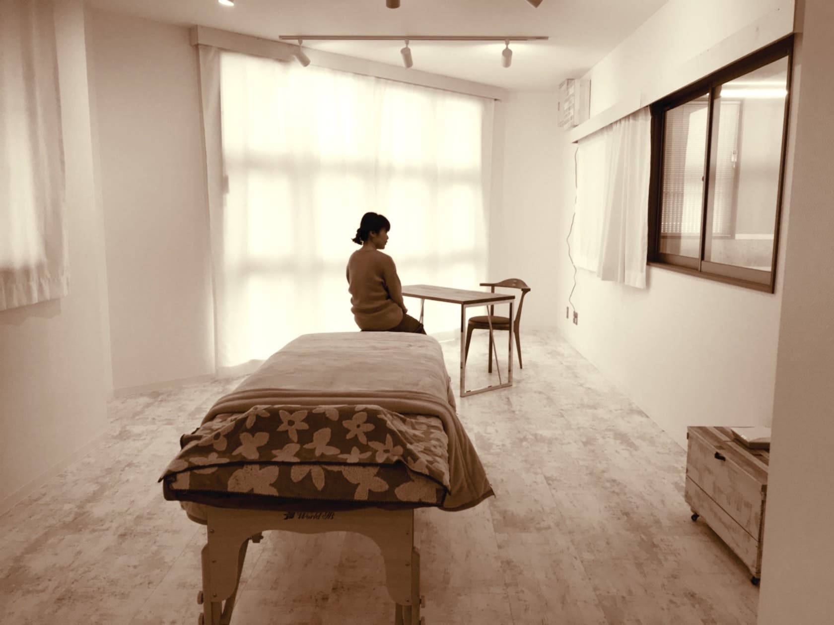 撮影場所に最適！！北摂・箕面のレンタルフォトブース。東側・南側から入る自然光で午後からも撮影OK!!　wifi完備。の写真7