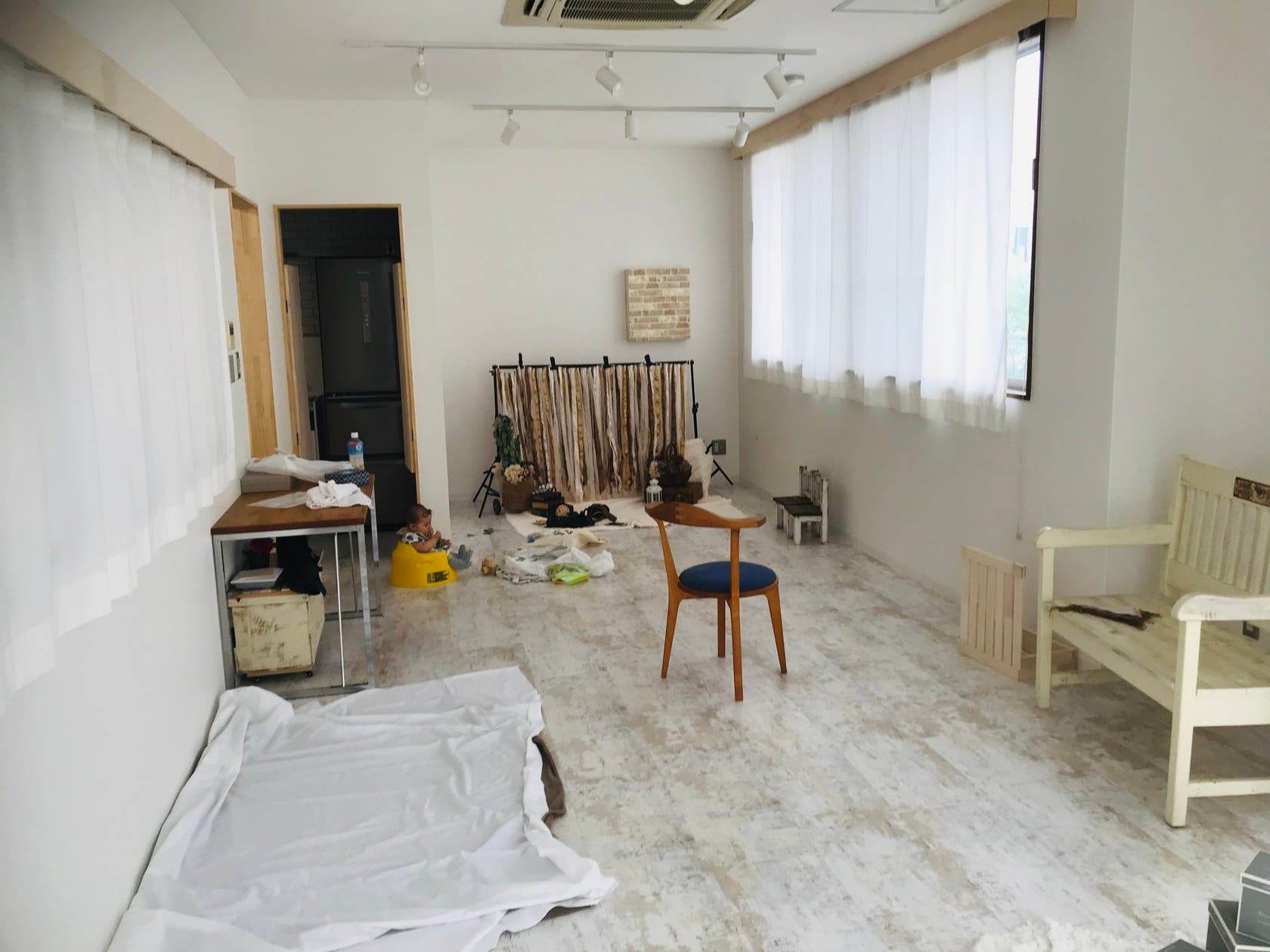 撮影場所に最適！！北摂・箕面のレンタルフォトブース。東側・南側から入る自然光で午後からも撮影OK!!　wifi完備。の写真10