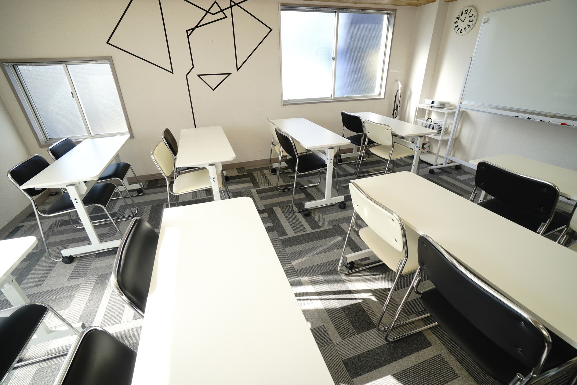 ＜シトリン会議室＞東急プラザ渋谷,渋谷サクラステージ側！セミナー/勉強会/会議にオススメな明るい16名収容のお部屋⭐Wi-Fiの写真12