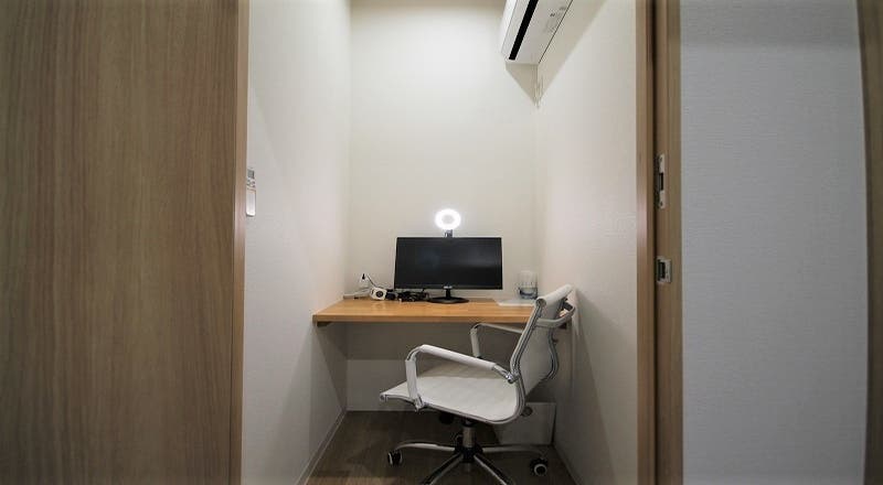 ■A：WEB会議ブース■【WEB会議】【オンライン商談】に最適！設備の整った専用個室です！