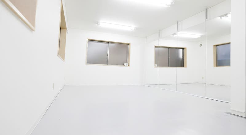 【阿佐ヶ谷】お芝居の稽古・ダンスができる/2.0m x 3.2mの大型鏡　レンタルスタジオ阿佐ヶ谷リノ