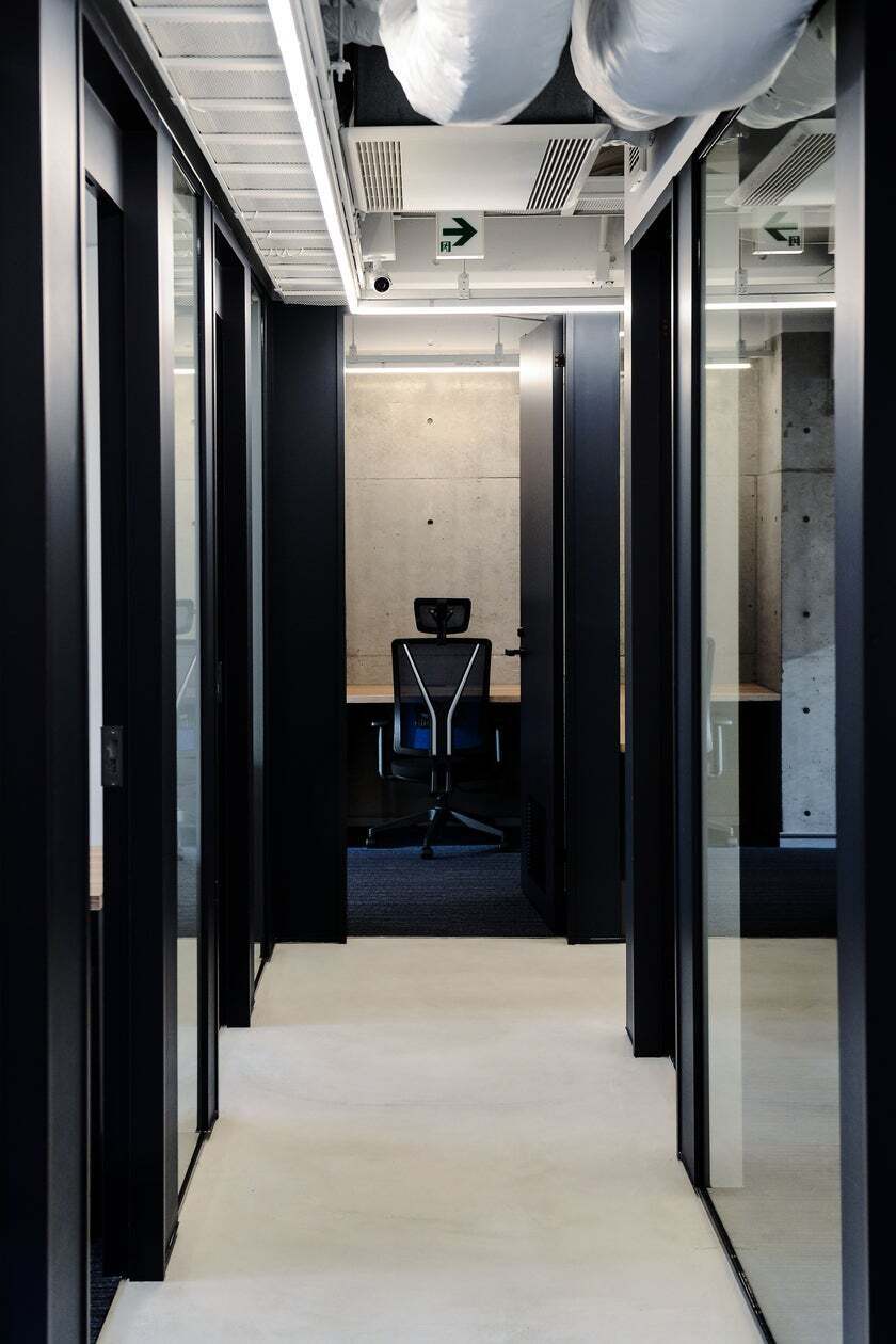 《六本木ヒルズすぐ》5名個室オフィス◆コワーキングスペース◆Wi-fi・電源・ホワイトボード・完全個室　テレワークに最適の写真7