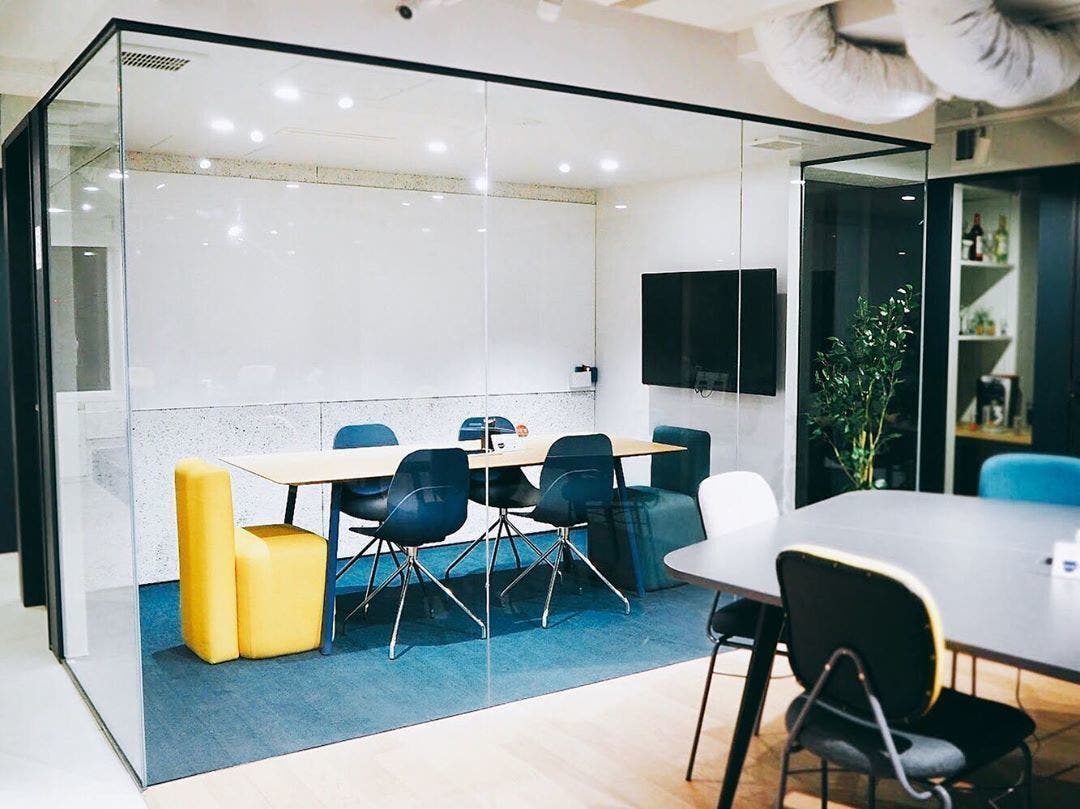 《六本木ヒルズすぐ》5名個室オフィス◆コワーキングスペース◆Wi-fi・電源・ホワイトボード・完全個室　テレワークに最適の写真10