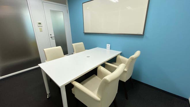 【コンファレンス東京】新宿ミーティングルームB|シンプルな内装★打ち合わせに!:1h/1,650円~最大人数5名の写真2