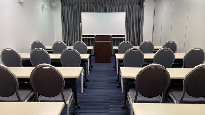 【コンファレンス東京】新宿Conference A(16-24名)新宿駅近でコスパ◎1時間なんと3300円~!の写真1