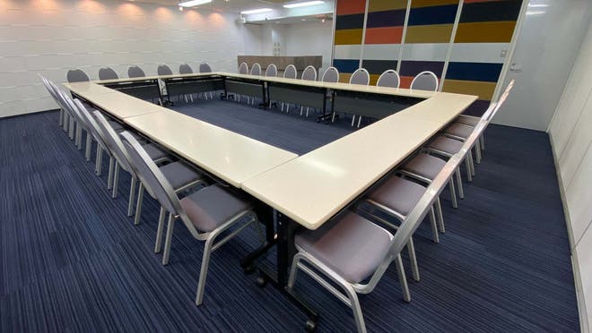 【コンファレンス東京】Conference B(スクール形式最大36名)新宿駅近でコスパ◎!の写真3