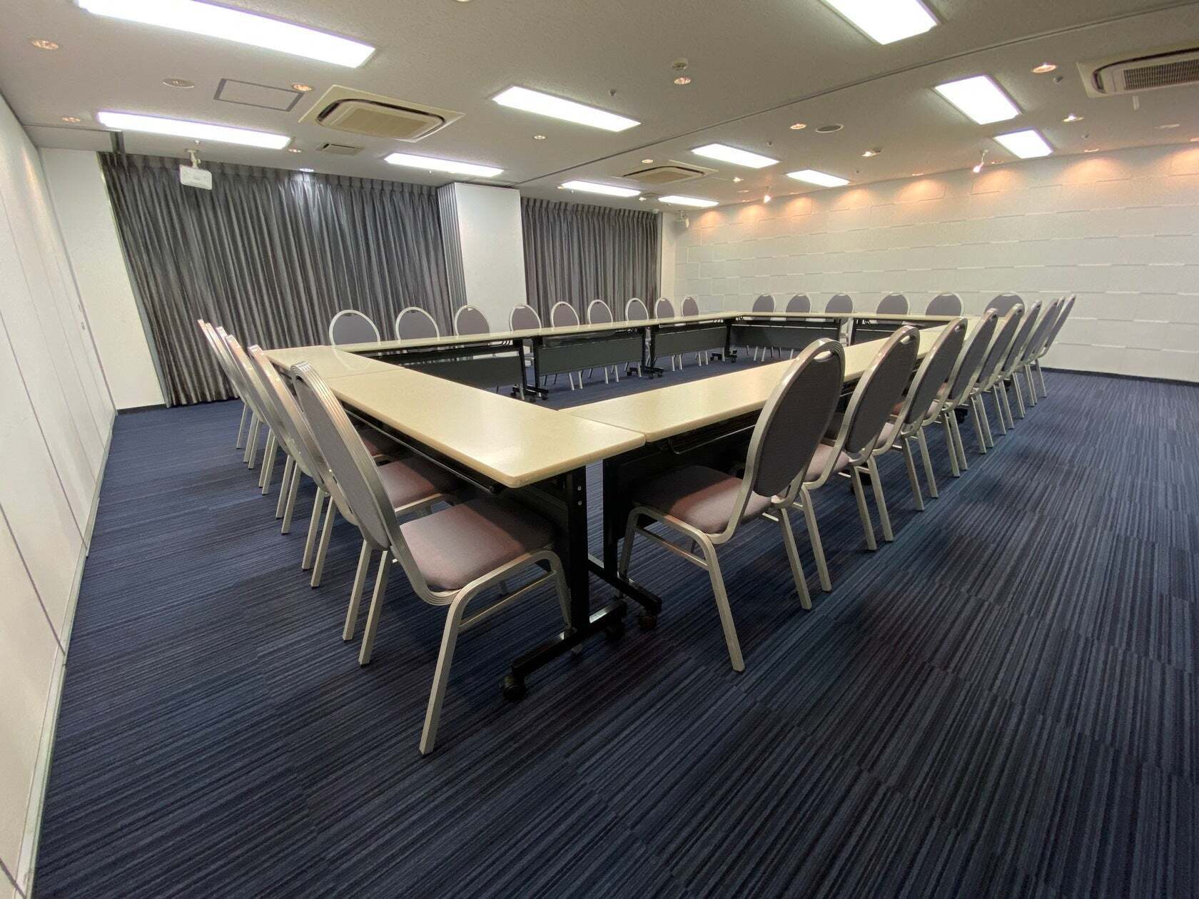 【コンファレンス東京】Conference B(スクール形式最大36名）新宿駅近でコスパ◎！の写真4