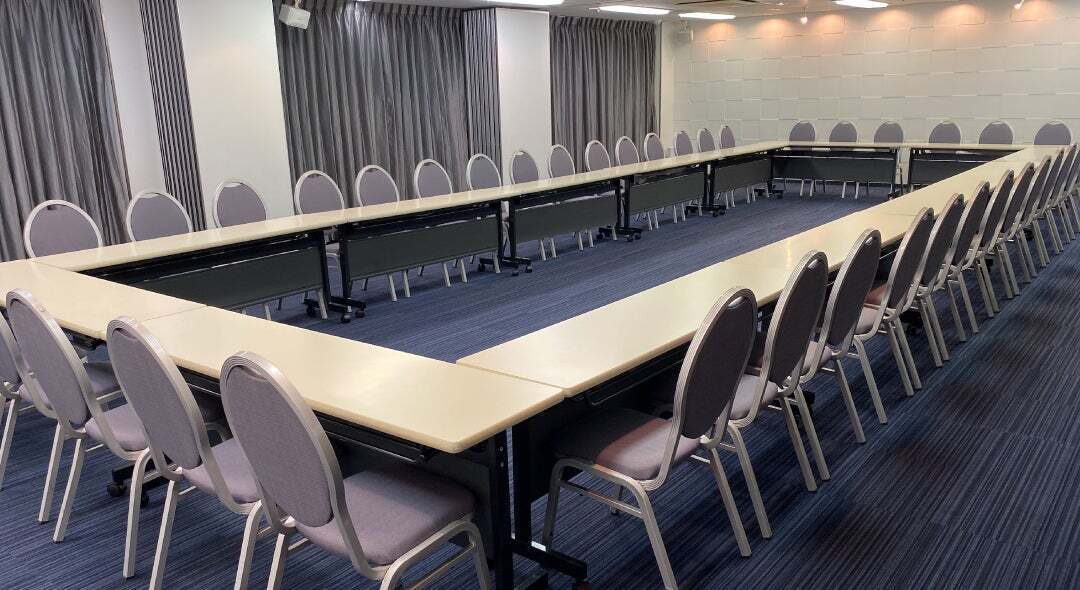 【コンファレンス東京】Conference AB(スクールスタイル最大60名)新宿駅近でコスパ◎！の写真3