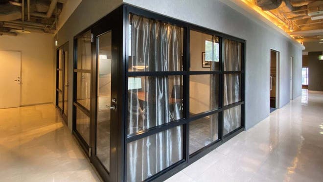 【コンファレンス札幌 - 「MeetingRoom B」】マンハッタンスタイルの洗練された面談・打合せに非常に人気のスペースの写真4