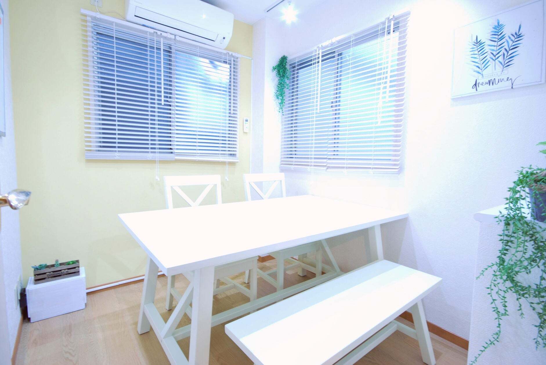 【恵比寿駅１分★RKFビル5階ルーム１】白と黄色が基調の明るいお部屋ですの写真6