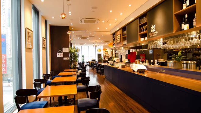 【Katsuki Cafe 銀座店会議室】中央通り銀座7丁目交差点徒歩1分!着席6名利用可/Wi-Fi・電源・ホワイトボード完備の写真4