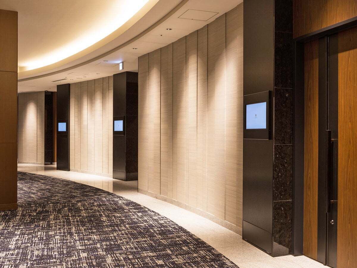 【南森町駅すぐ！】開放感溢れる200㎡会議室プレミアホール【備品無料】【プレミアホテル-CABIN-大阪】の写真2