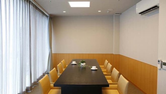 【北長瀬駅近く‼無料駐車場あり‼】土足OKのレンタル会議室!の写真1