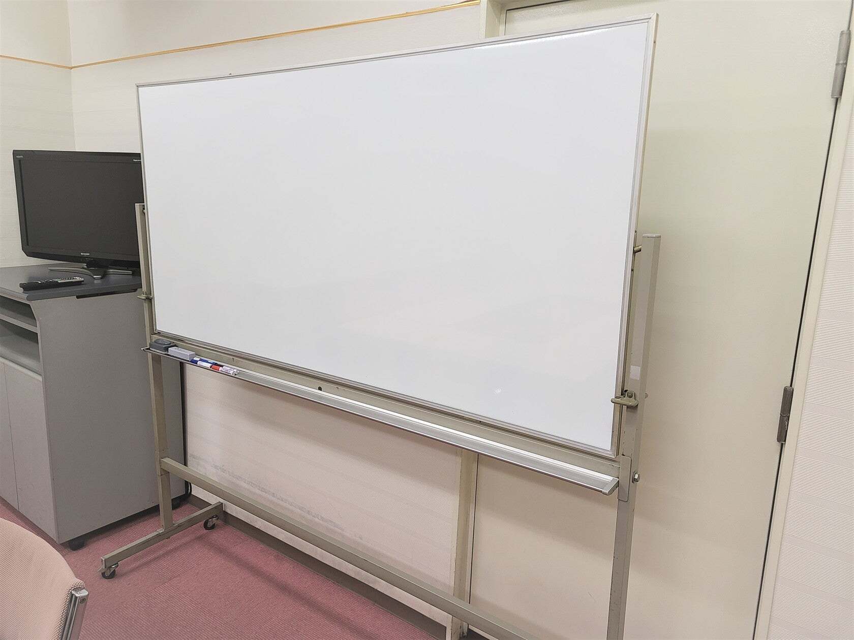 講座開催・会議・学習・フリースペースとしてご使用ください。ホテルの中にありますので、安心してお過ごいただけます。の写真9