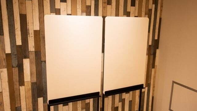 京橋駅3分、東京駅8分の非常に便利な立地です。 2022年1月にリニューアル。 なお、本会議室の土足でのご利用はご遠慮ください。の写真4