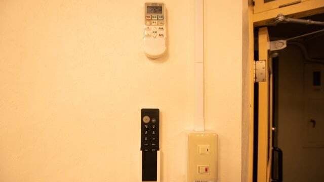 京橋駅3分、東京駅8分の非常に便利な立地です。 2022年1月にリニューアル。 なお、本会議室の土足でのご利用はご遠慮ください。の写真8