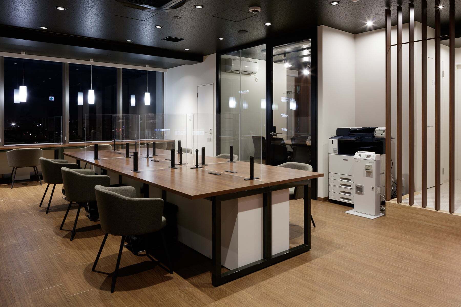 シェアスペースGAKUYAミーティングルーム / 6名まで利用可能 / 光回線 / 電子ホワイトボード利用可！の写真7