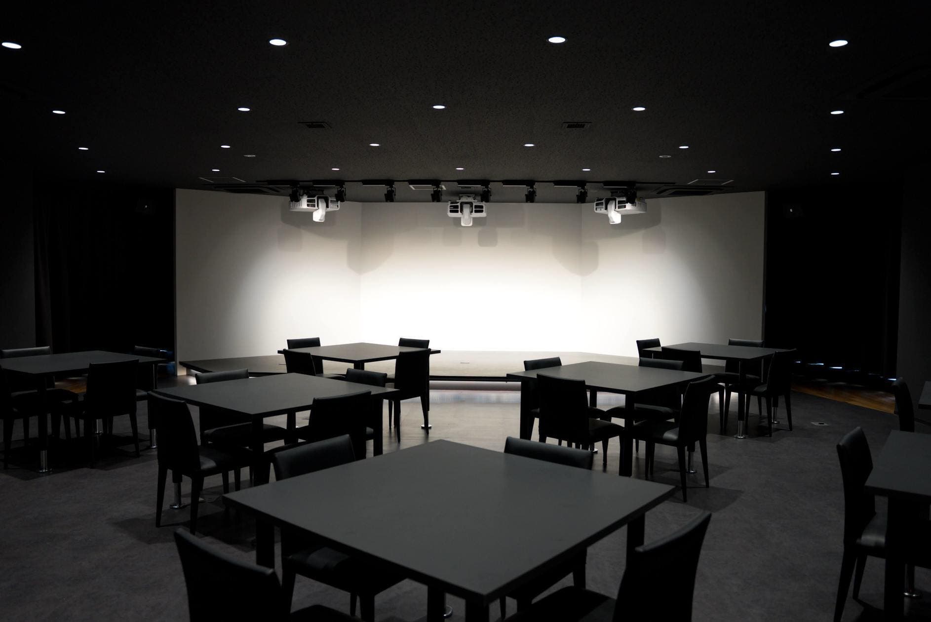 【浜松町駅徒歩6分】オンライン/オフライン同時配信可能なハイブリッドスタジオの写真3