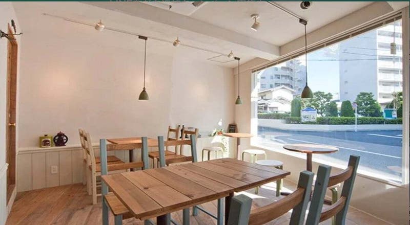 葛西 / 隠れ家のような空間　パリ風カフェスペース「絵音カフェ」