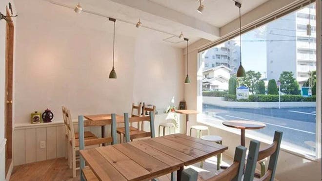 葛西 / 隠れ家のような空間 パリ風カフェスペース「絵音カフェ」の写真1