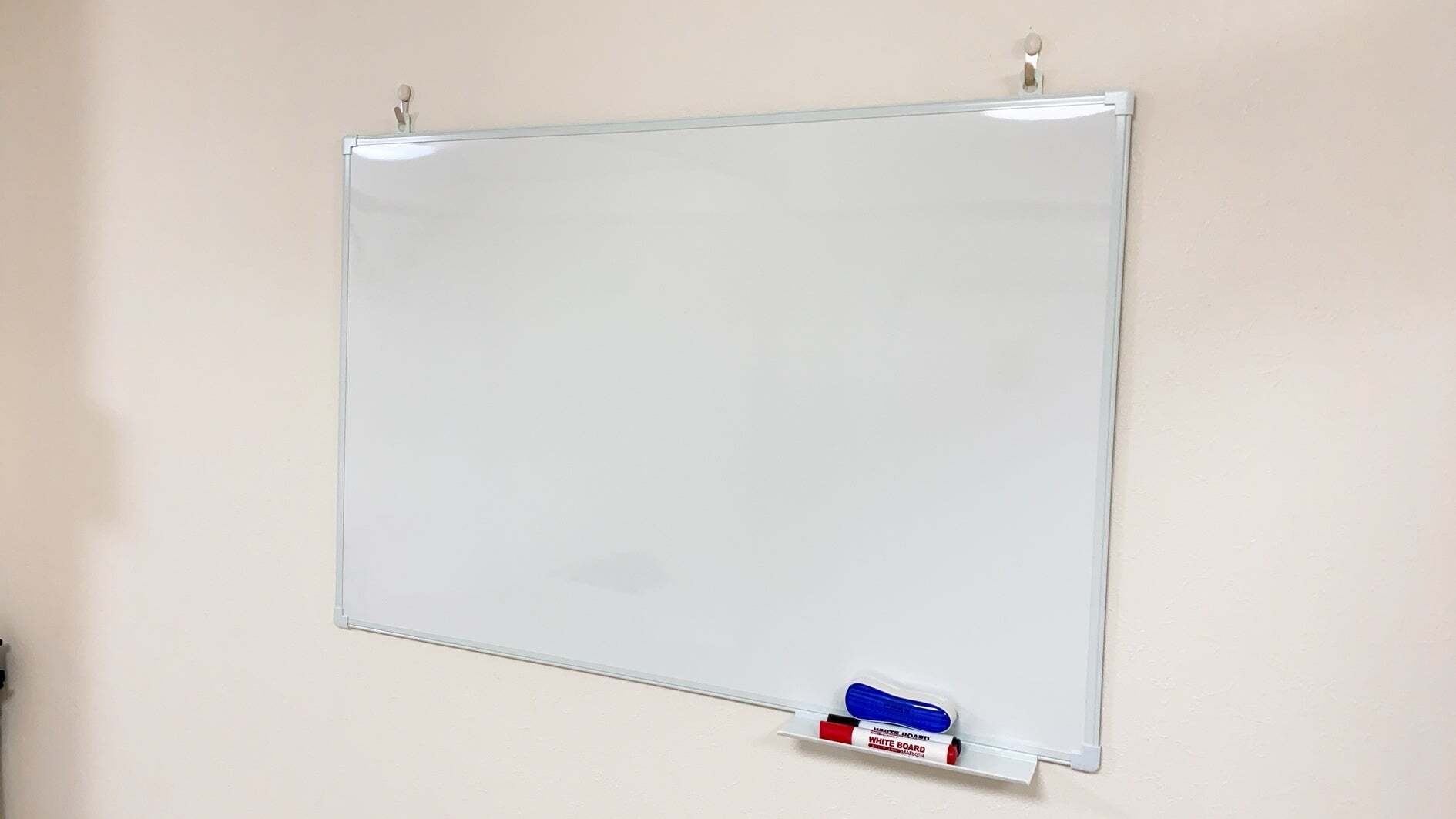 《会議室Bee》長堀橋90秒！高速Wi-Fi、6人までの会議や研修、面接、作業、リモートワークなどに！の写真6